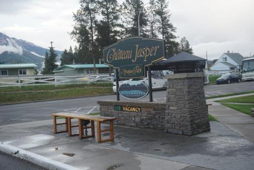Book Chateau Jasper, Jasper, Alberta - Hotels.com